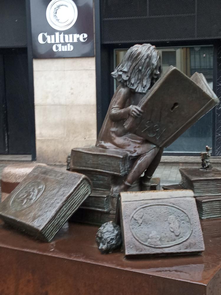 Novela Inermes e inertes una historia que se desarrolla en Zaragoza.